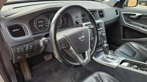 Pelēks Volvo V60 2012 Rīga, ar dzinēja tilpumu 2.00 L un nobraukumu 235 tūkst. km par 6550 €, foto 11 vietnē AUTOMOTO.COM.LV