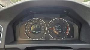 Pelēks Volvo V60 2012 Rīga, ar dzinēja tilpumu 2.00 L un nobraukumu 235 tūkst. km par 6550 €, foto 23 vietnē AUTOMOTO.COM.LV