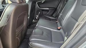 Pelēks Volvo V60 2012 Rīga, ar dzinēja tilpumu 2.00 L un nobraukumu 235 tūkst. km par 6550 €, foto 24 vietnē AUTOMOTO.COM.LV