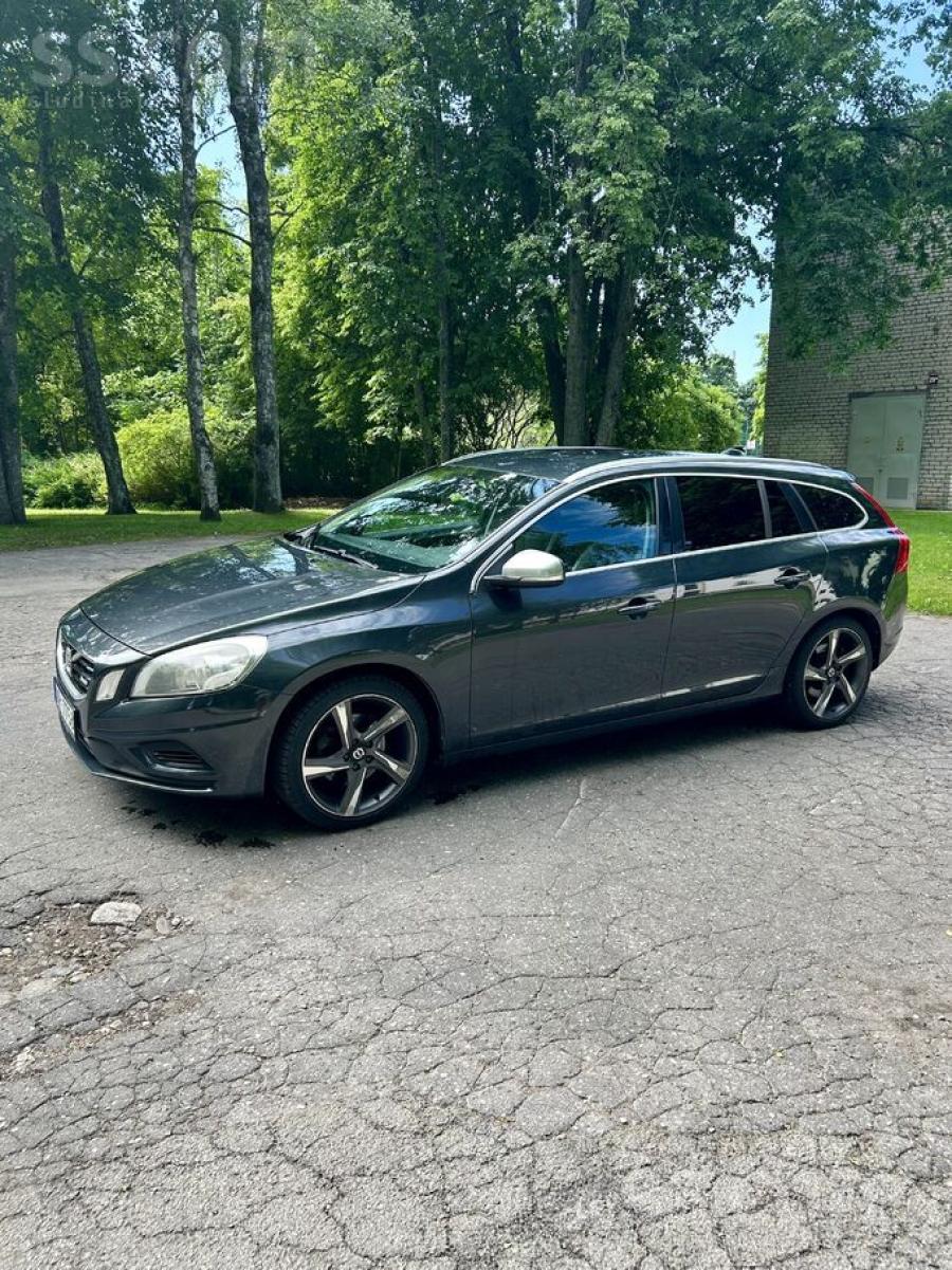Pelēks Volvo V60 2012 Talsi, ar dzinēja tilpumu 1.60 L un nobraukumu 317 tūkst. km par 4650 €, foto 4 vietnē AUTOMOTO.COM.LV