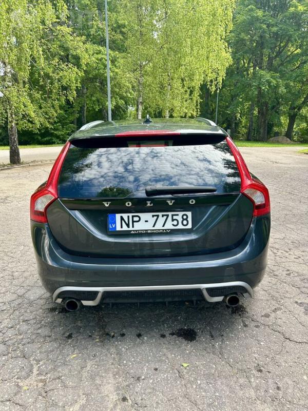 Grey Volvo V60 2012 in Talsi, with an engine capacity of 1.60 L and mileage of 317 thousand km for 4650 €, photo 5 on AUTOMOTO.COM.LV