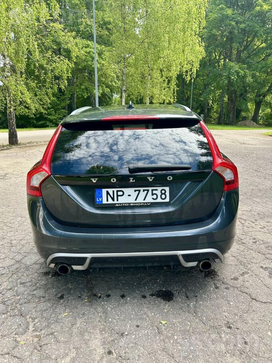 Pelēks Volvo V60 2012 Talsi, ar dzinēja tilpumu 1.60 L un nobraukumu 317 tūkst. km par 4650 €, foto 6 vietnē AUTOMOTO.COM.LV