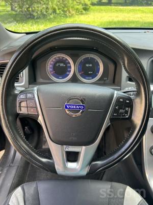 Pelēks Volvo V60 2012 Talsi, ar dzinēja tilpumu 1.60 L un nobraukumu 317 tūkst. km par 4650 €, foto 7 vietnē AUTOMOTO.COM.LV