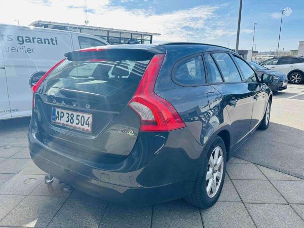 Pelēks Volvo V60 2012 Viļņa, ar dzinēja tilpumu 1.56 L un nobraukumu 248 tūkst. km par 3650 €, foto 3 vietnē AUTOMOTO.COM.LV