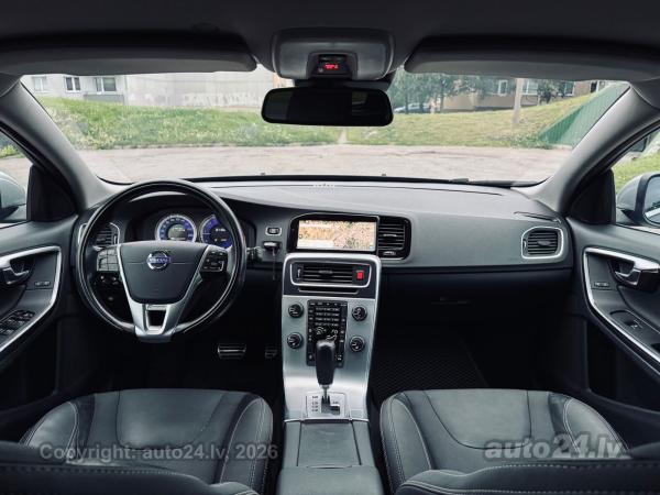 Pelēks Volvo V60 2012 Tallina, ar dzinēja tilpumu 2.00 L un nobraukumu 149 tūkst. km par 7990 €, foto 7 vietnē AUTOMOTO.COM.LV