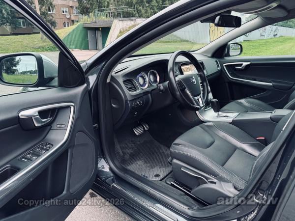 Pelēks Volvo V60 2012 Tallina, ar dzinēja tilpumu 2.00 L un nobraukumu 149 tūkst. km par 7990 €, foto 8 vietnē AUTOMOTO.COM.LV