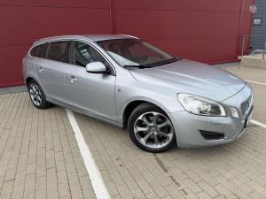 Pelēks Volvo V60 2012 Kauņa, ar dzinēja tilpumu 1.56 L un nobraukumu 230 tūkst. km par 4700 €, foto  vietnē AUTOMOTO.COM.LV