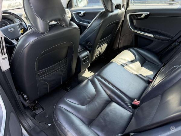 Grey Volvo V60 2012 in Kaunas, with an engine capacity of 1.56 L and mileage of 230 thousand km for 4700 €, photo 10 on AUTOMOTO.COM.LV