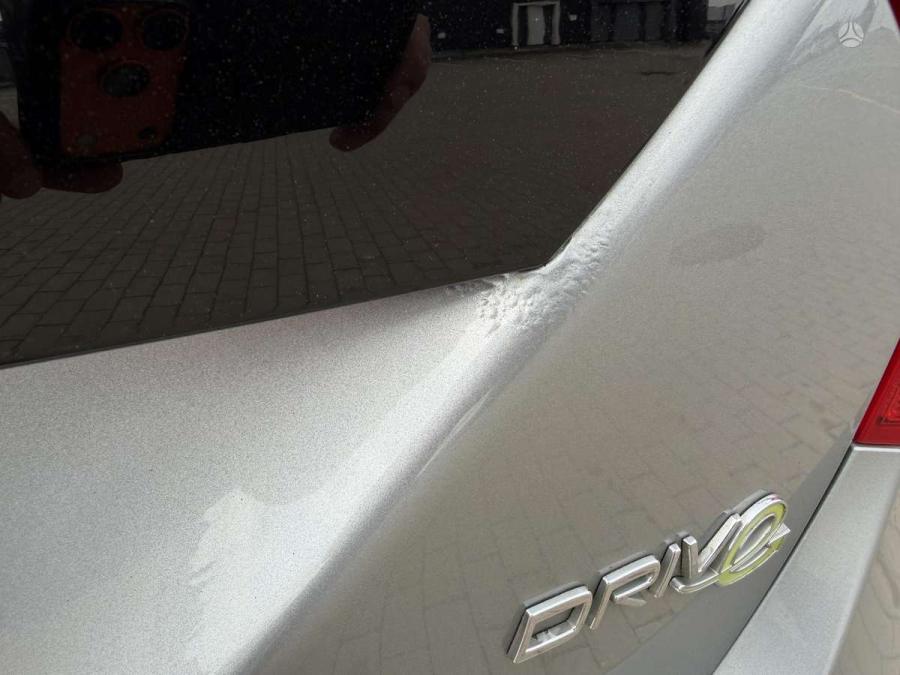 Pelēks Volvo V60 2012 Kauņa, ar dzinēja tilpumu 1.56 L un nobraukumu 230 tūkst. km par 4700 €, foto 14 vietnē AUTOMOTO.COM.LV