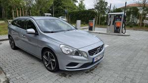 Grey Volvo V60 2012 in Vilnius, with an engine capacity of 2.00 L and mileage of 384 thousand km for 6300 €, photo 5 on AUTOMOTO.COM.LV