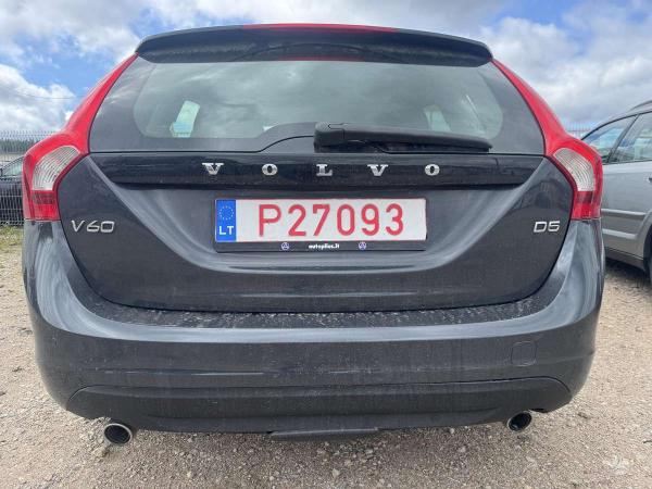 Grey Volvo V60 2012 in Vilnius, with an engine capacity of 2.40 L and mileage of 220 thousand km for 5900 €, photo 4 on AUTOMOTO.COM.LV