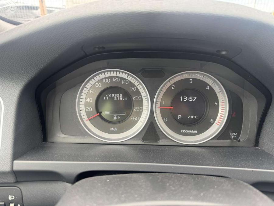 Серый Вольво B60 2012 в Вильнюс, объемом двигателя 2.40 л и пробегом 220 тыс. км за 5900 €, фото 8 на AUTOMOTO.COM.LV