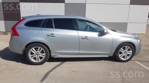 Pelēks Volvo V60 2012 Rīga, ar dzinēja tilpumu 1.60 L un nobraukumu 197 tūkst. km par 5300 €, foto 3 vietnē AUTOMOTO.COM.LV