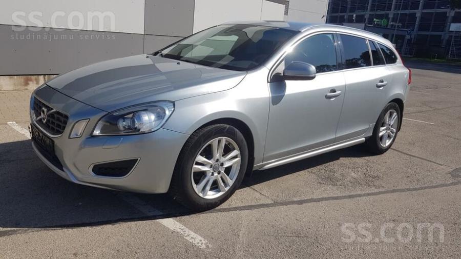 Pelēks Volvo V60 2012 Rīga, ar dzinēja tilpumu 1.60 L un nobraukumu 197 tūkst. km par 5300 €, foto 6 vietnē AUTOMOTO.COM.LV