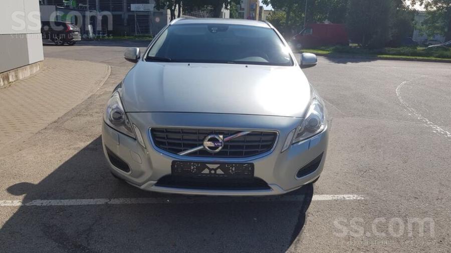 Pelēks Volvo V60 2012 Rīga, ar dzinēja tilpumu 1.60 L un nobraukumu 197 tūkst. km par 5300 €, foto 8 vietnē AUTOMOTO.COM.LV
