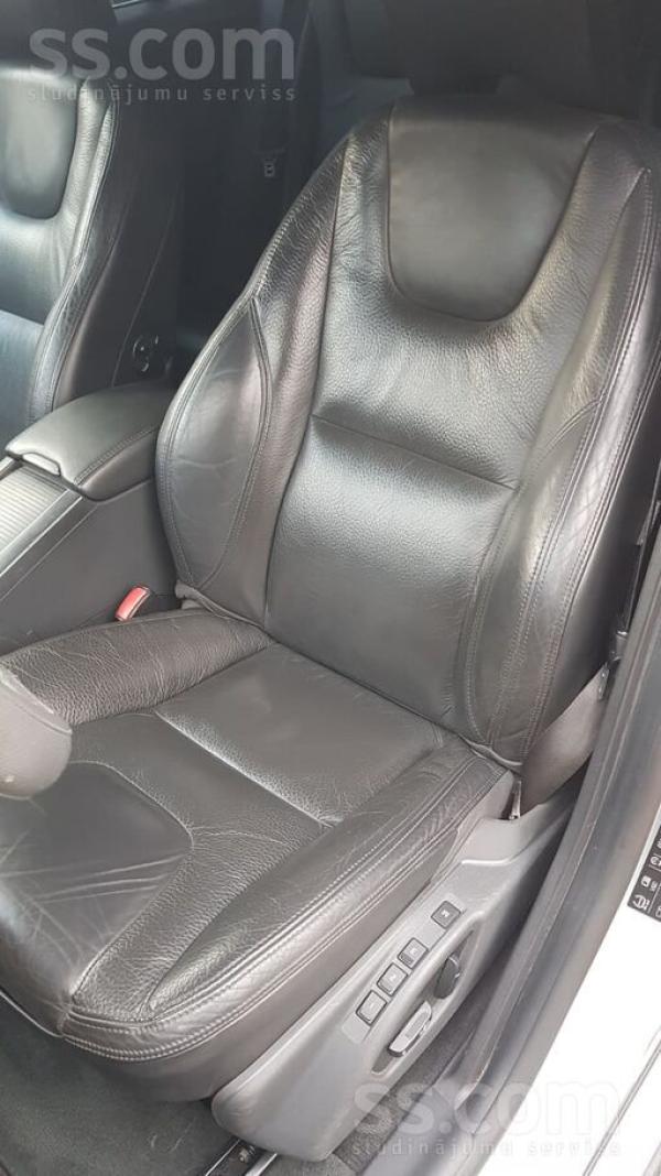 Grey Volvo V60 2012 in Riga, with an engine capacity of 1.60 L and mileage of 197 thousand km for 5300 €, photo 9 on AUTOMOTO.COM.LV