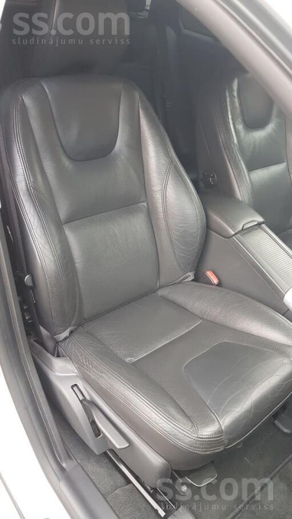 Grey Volvo V60 2012 in Riga, with an engine capacity of 1.60 L and mileage of 197 thousand km for 5300 €, photo 10 on AUTOMOTO.COM.LV