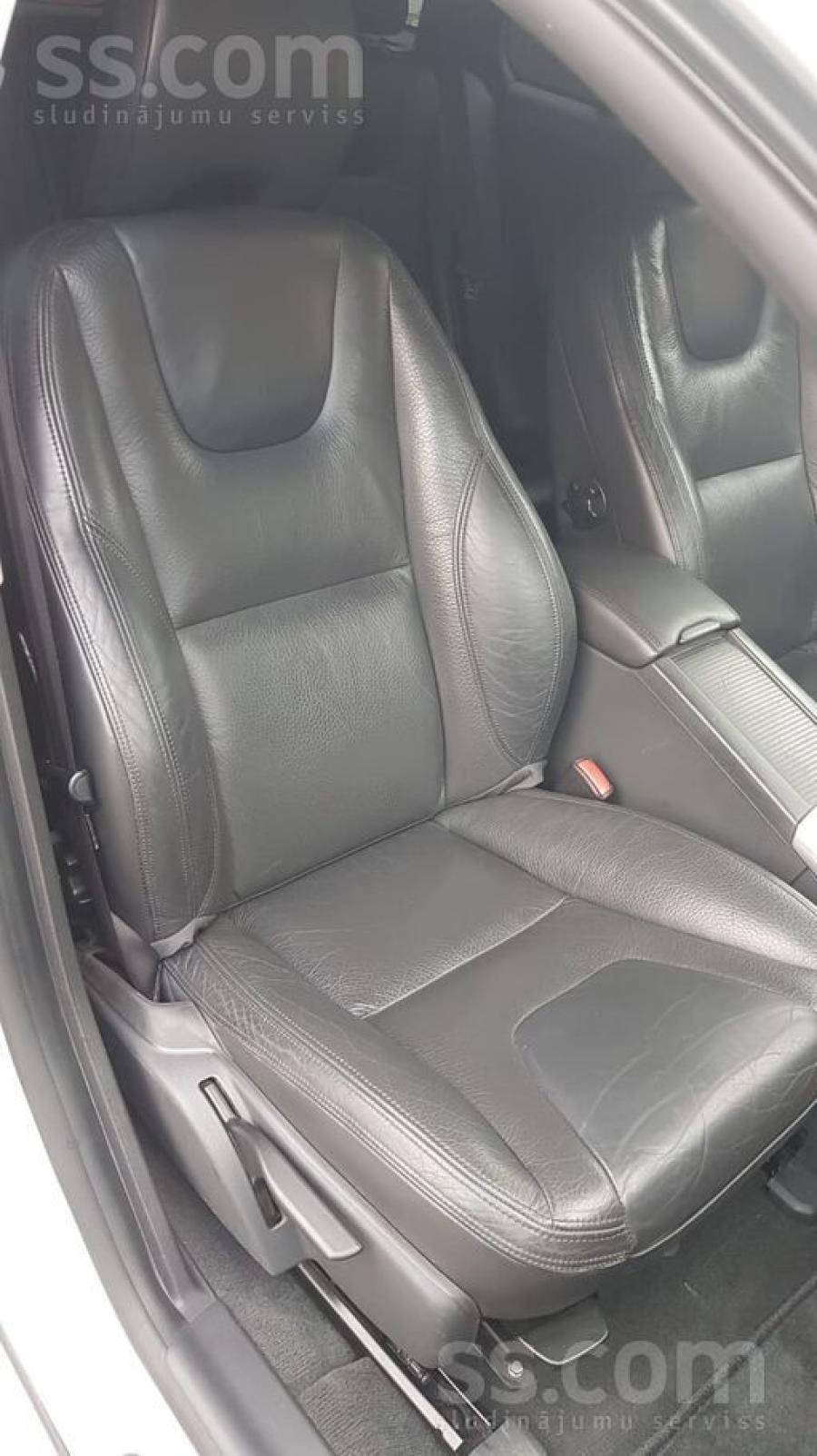 Pelēks Volvo V60 2012 Rīga, ar dzinēja tilpumu 1.60 L un nobraukumu 197 tūkst. km par 5300 €, foto 11 vietnē AUTOMOTO.COM.LV