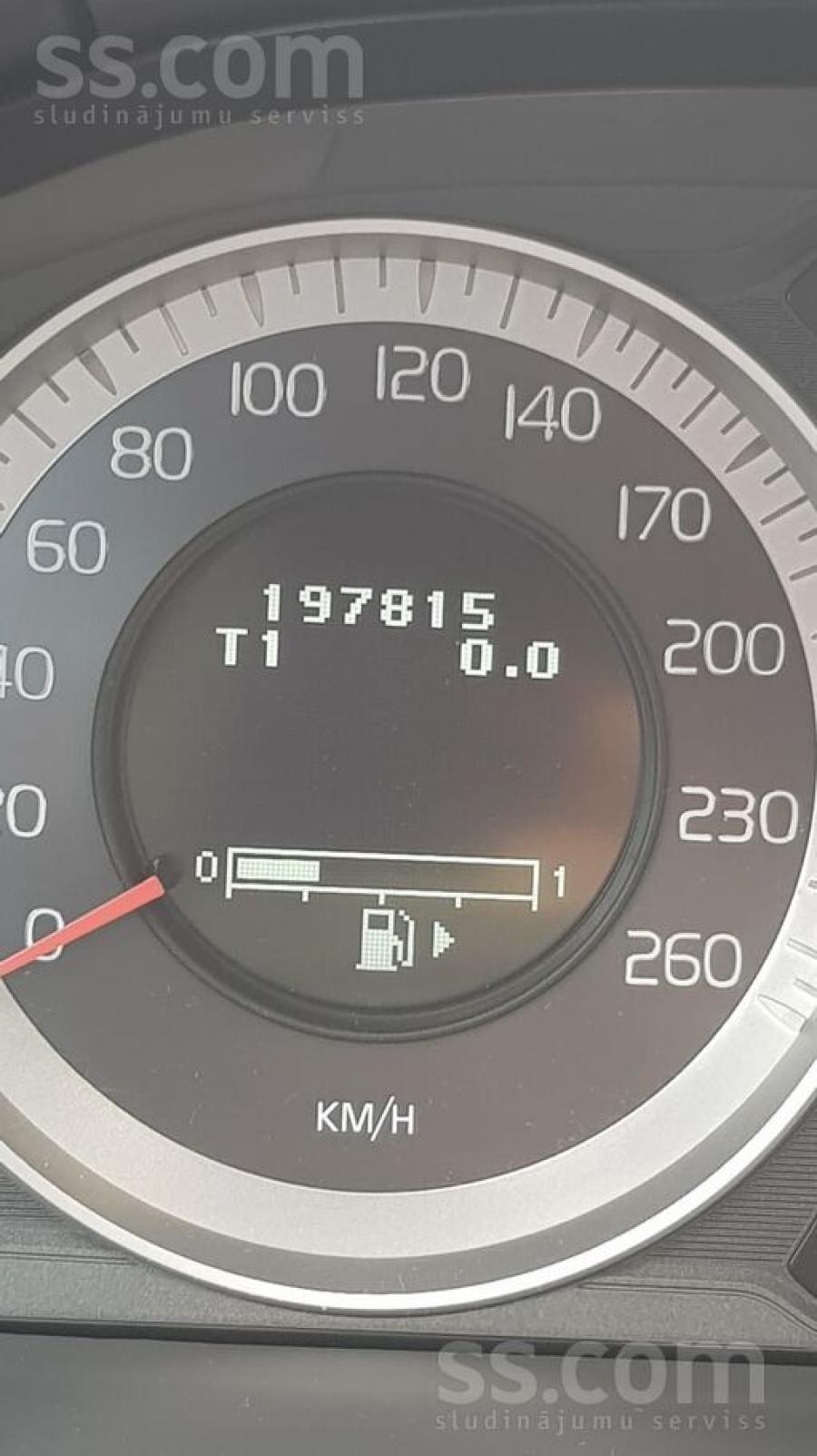 Pelēks Volvo V60 2012 Rīga, ar dzinēja tilpumu 1.60 L un nobraukumu 197 tūkst. km par 5300 €, foto 13 vietnē AUTOMOTO.COM.LV