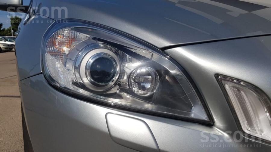Pelēks Volvo V60 2012 Rīga, ar dzinēja tilpumu 1.60 L un nobraukumu 197 tūkst. km par 5300 €, foto 21 vietnē AUTOMOTO.COM.LV