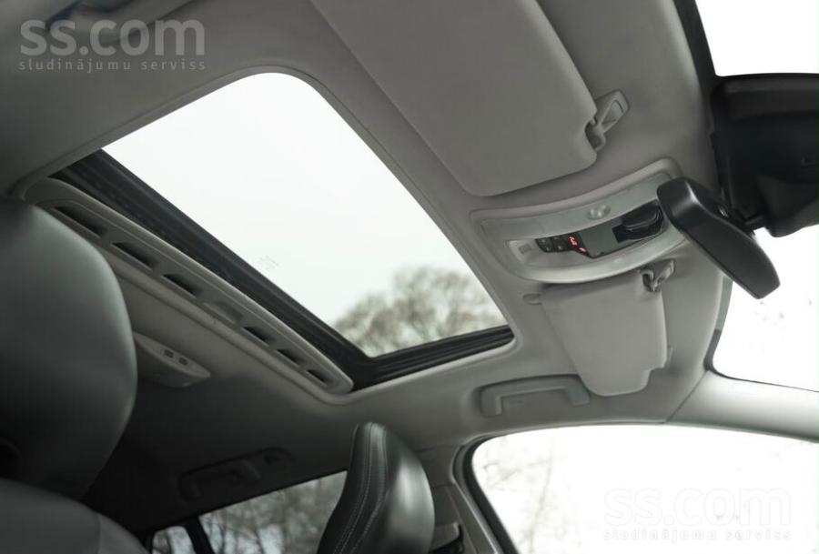 Pelēks Volvo V60 2012 Liepāja, ar dzinēja tilpumu 2.40 L un nobraukumu 333 tūkst. km par 8000 €, foto 8 vietnē AUTOMOTO.COM.LV