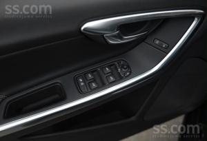 Pelēks Volvo V60 2012 Liepāja, ar dzinēja tilpumu 2.40 L un nobraukumu 333 tūkst. km par 8000 €, foto 11 vietnē AUTOMOTO.COM.LV