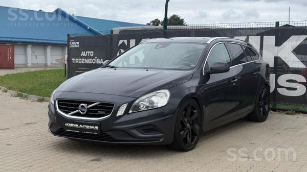Grey Volvo V60 2012 in Liepaja, with an engine capacity of 2.40 L and mileage of 334 thousand km for 8250 €, photo 8 on AUTOMOTO.COM.LV