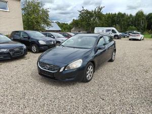 Grey Volvo V60 2012 in Vilnius, with an engine capacity of 1.56 L and mileage of 249 thousand km for 3750 €, photo 4 on AUTOMOTO.COM.LV