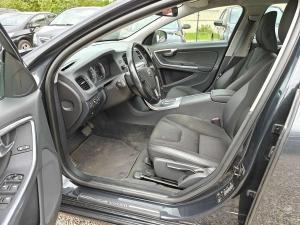 Grey Volvo V60 2012 in Vilnius, with an engine capacity of 1.56 L and mileage of 249 thousand km for 3750 €, photo 11 on AUTOMOTO.COM.LV