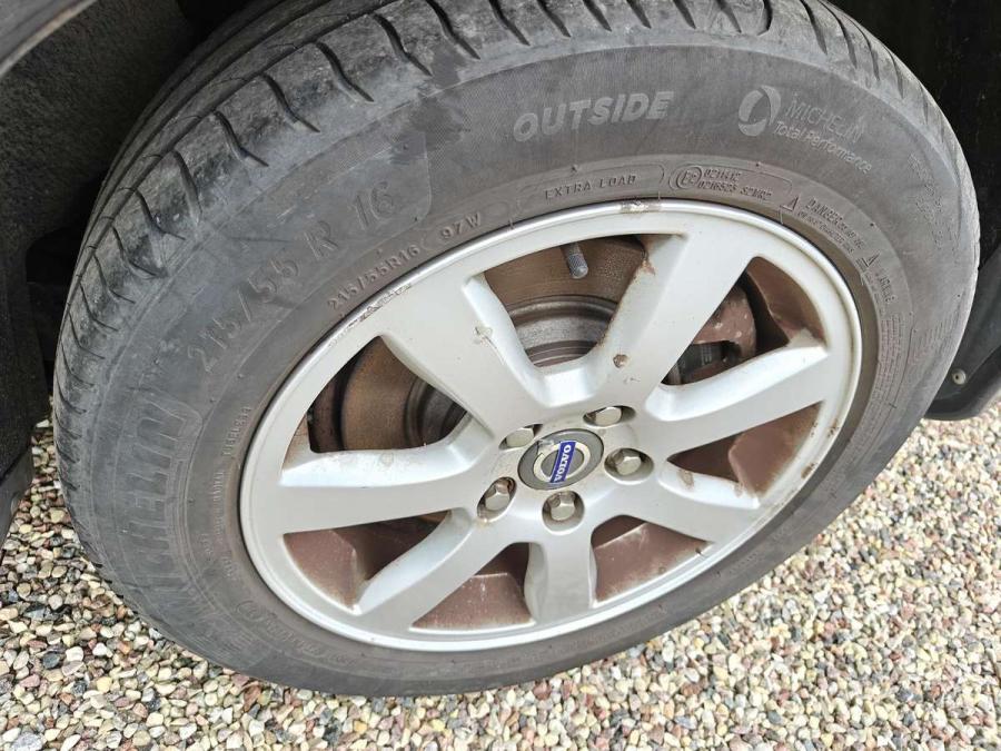 Grey Volvo V60 2012 in Vilnius, with an engine capacity of 1.56 L and mileage of 249 thousand km for 3750 €, photo 17 on AUTOMOTO.COM.LV