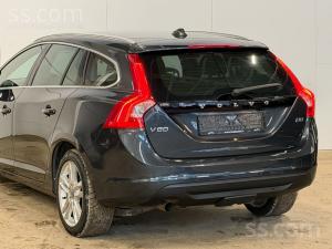 Pelēks Volvo V60 2012 Jūrmala, ar dzinēja tilpumu 2.00 L un nobraukumu 332 tūkst. km par 6495 €, foto 9 vietnē AUTOMOTO.COM.LV