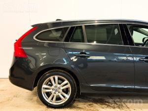 Pelēks Volvo V60 2012 Jūrmala, ar dzinēja tilpumu 2.00 L un nobraukumu 332 tūkst. km par 6495 €, foto 15 vietnē AUTOMOTO.COM.LV