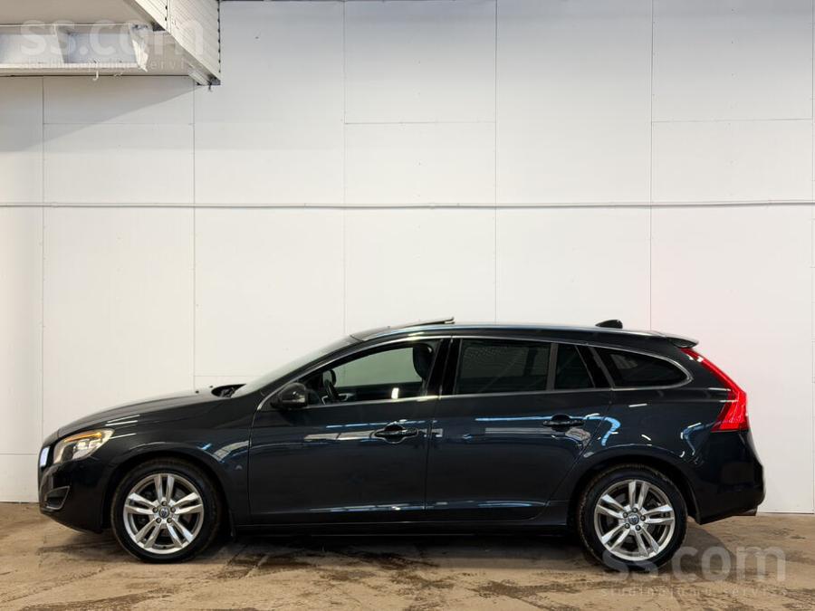 Pelēks Volvo V60 2012 Jūrmala, ar dzinēja tilpumu 2.00 L un nobraukumu 332 tūkst. km par 6495 €, foto 17 vietnē AUTOMOTO.COM.LV