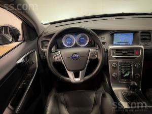 Pelēks Volvo V60 2012 Jūrmala, ar dzinēja tilpumu 2.00 L un nobraukumu 332 tūkst. km par 6495 €, foto 21 vietnē AUTOMOTO.COM.LV