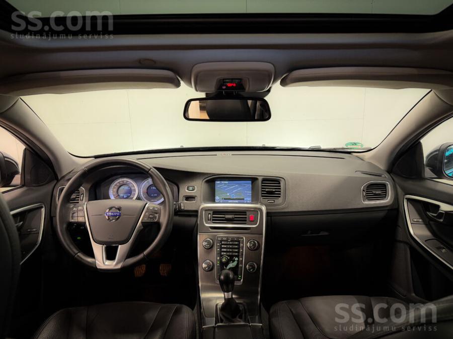 Pelēks Volvo V60 2012 Jūrmala, ar dzinēja tilpumu 2.00 L un nobraukumu 332 tūkst. km par 6495 €, foto 22 vietnē AUTOMOTO.COM.LV