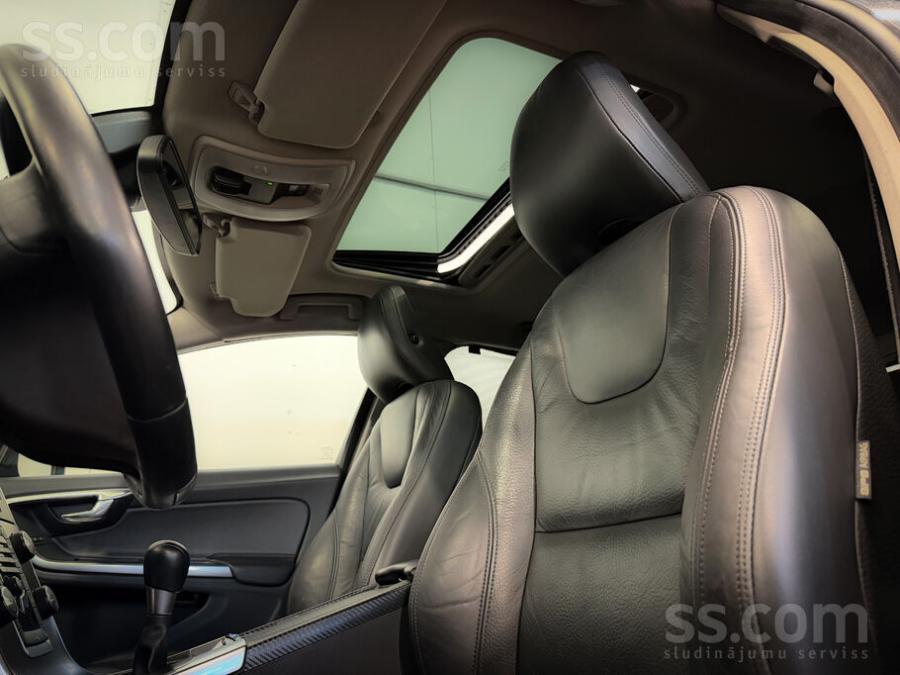 Pelēks Volvo V60 2012 Jūrmala, ar dzinēja tilpumu 2.00 L un nobraukumu 332 tūkst. km par 6495 €, foto 28 vietnē AUTOMOTO.COM.LV