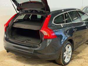 Pelēks Volvo V60 2012 Jūrmala, ar dzinēja tilpumu 2.00 L un nobraukumu 332 tūkst. km par 6495 €, foto 32 vietnē AUTOMOTO.COM.LV