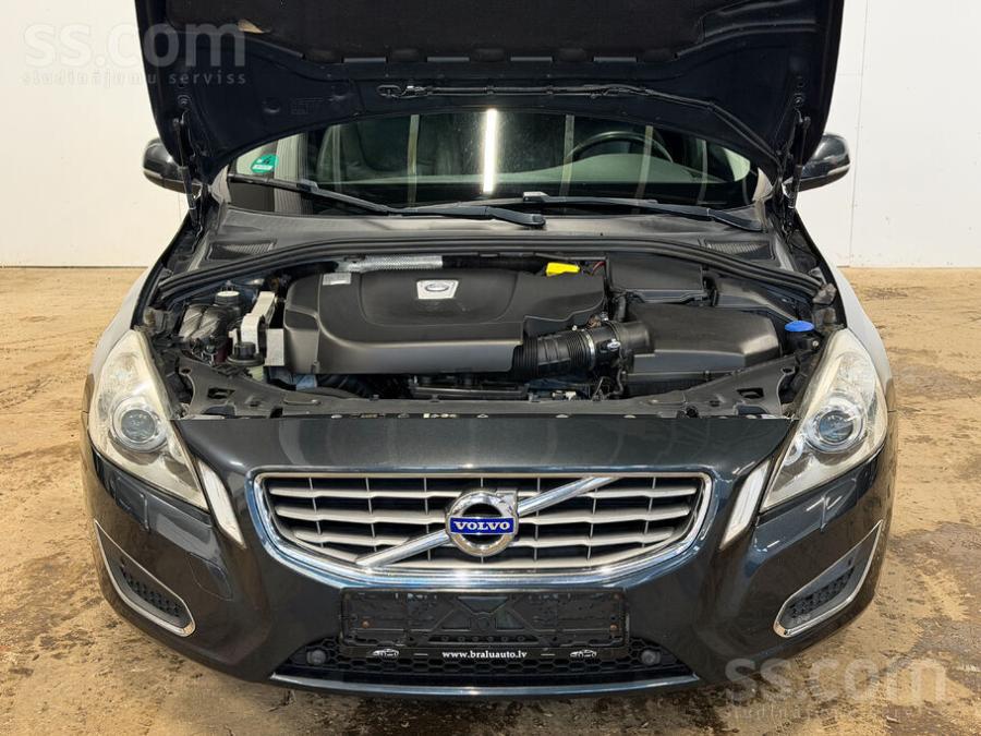 Pelēks Volvo V60 2012 Jūrmala, ar dzinēja tilpumu 2.00 L un nobraukumu 332 tūkst. km par 6495 €, foto 33 vietnē AUTOMOTO.COM.LV