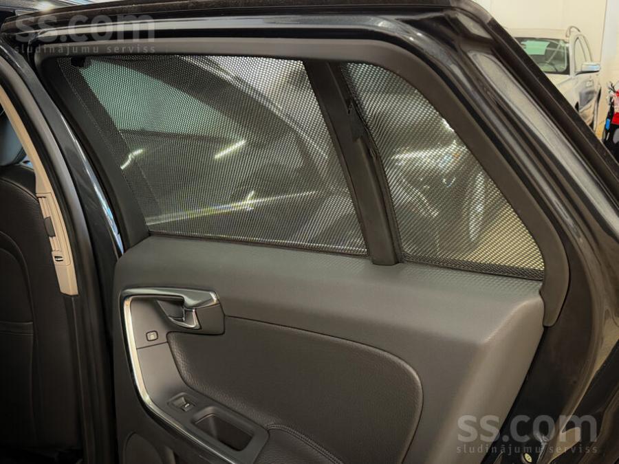 Pelēks Volvo V60 2012 Jūrmala, ar dzinēja tilpumu 2.00 L un nobraukumu 332 tūkst. km par 6495 €, foto 35 vietnē AUTOMOTO.COM.LV