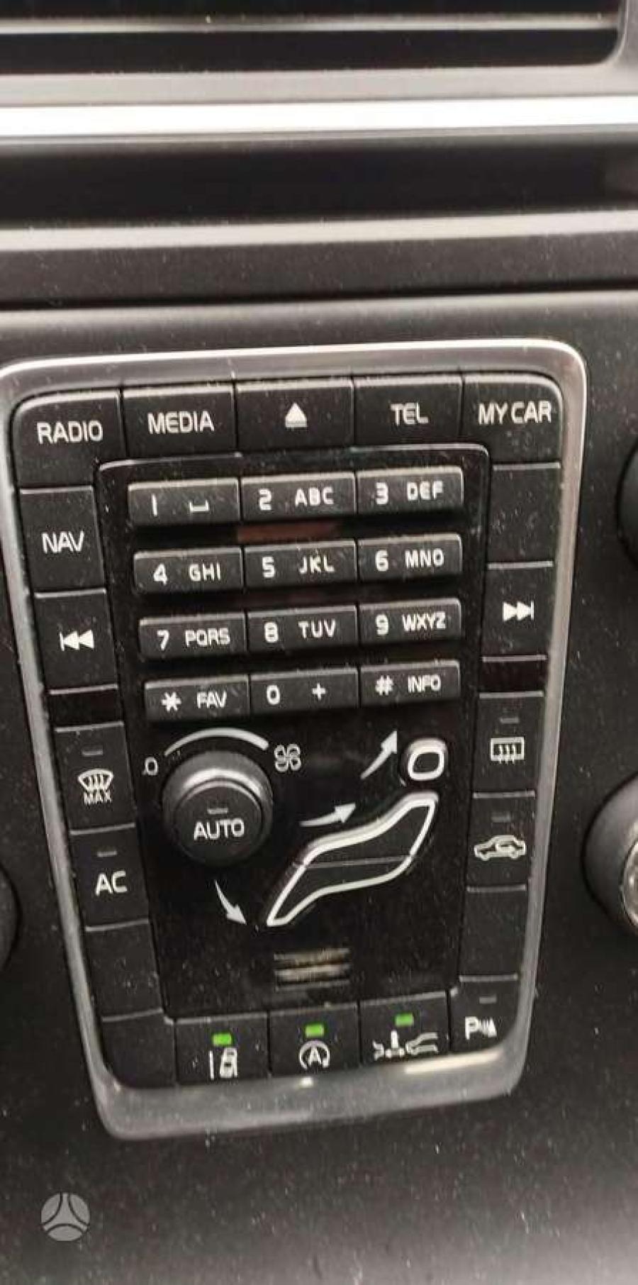 Grey Volvo V60 2012 in Kaunas, with an engine capacity of 1.98 L and mileage of 350 thousand km for 4200 €, photo 3 on AUTOMOTO.COM.LV