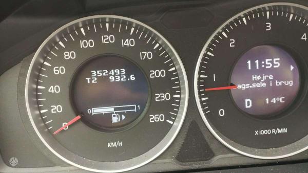 Grey Volvo V60 2012 in Kaunas, with an engine capacity of 1.98 L and mileage of 350 thousand km for 4200 €, photo 4 on AUTOMOTO.COM.LV