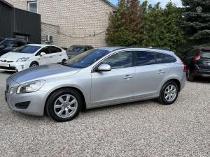 Grey Volvo V60 2012 in Kaunas, with an engine capacity of 1.56 L and mileage of 288 thousand km for 4950 €, photo 8 on AUTOMOTO.COM.LV