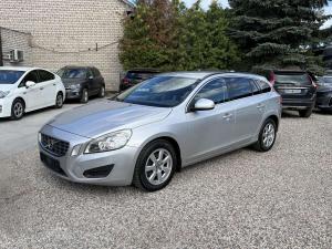Grey Volvo V60 2012 in Kaunas, with an engine capacity of 1.56 L and mileage of 288 thousand km for 4950 €, photo 10 on AUTOMOTO.COM.LV
