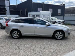 Grey Volvo V60 2012 in Kaunas, with an engine capacity of 1.56 L and mileage of 288 thousand km for 4950 €, photo 11 on AUTOMOTO.COM.LV