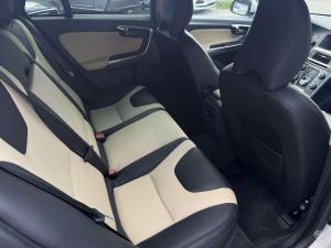 Grey Volvo V60 2012 in Kaunas, with an engine capacity of 1.56 L and mileage of 288 thousand km for 4950 €, photo 18 on AUTOMOTO.COM.LV