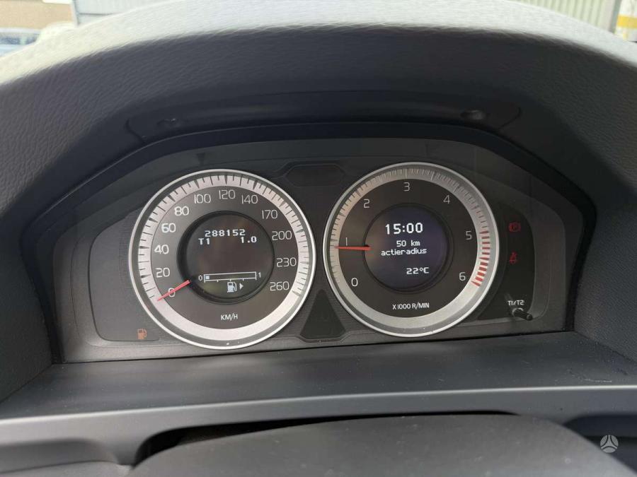 Grey Volvo V60 2012 in Kaunas, with an engine capacity of 1.56 L and mileage of 288 thousand km for 4950 €, photo 20 on AUTOMOTO.COM.LV