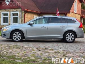 Pelēks Volvo V60 2012 Rīga, ar dzinēja tilpumu 2.00 L un nobraukumu 390 tūkst. km par 6350 €, foto 3 vietnē AUTOMOTO.COM.LV