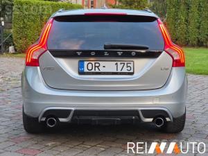 Pelēks Volvo V60 2012 Rīga, ar dzinēja tilpumu 2.00 L un nobraukumu 390 tūkst. km par 6350 €, foto 5 vietnē AUTOMOTO.COM.LV