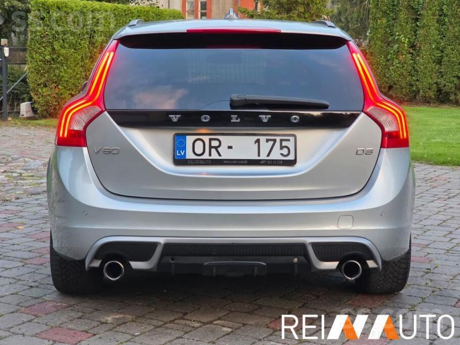 Pelēks Volvo V60 2012 Rīga, ar dzinēja tilpumu 2.00 L un nobraukumu 390 tūkst. km par 6350 €, foto 5 vietnē AUTOMOTO.COM.LV