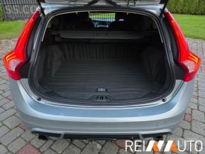 Pelēks Volvo V60 2012 Rīga, ar dzinēja tilpumu 2.00 L un nobraukumu 390 tūkst. km par 6350 €, foto 12 vietnē AUTOMOTO.COM.LV